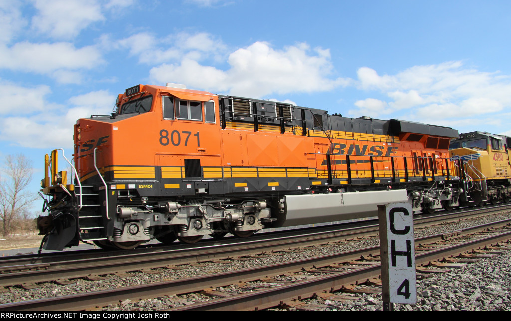BNSF 8071